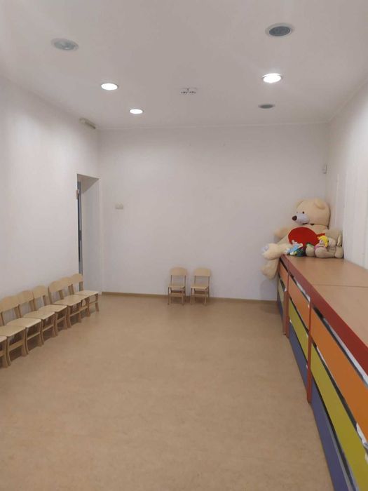 Продам комерційне приміщення в закритому ЖК Смарагдовий. 360 м2: 1 000 ...