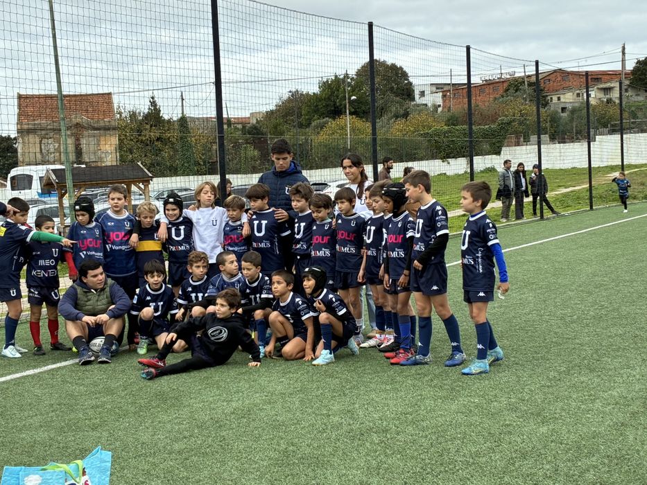 Grafonolas / Gramofones a funcionar Oliveira do Douro • OLX.pt