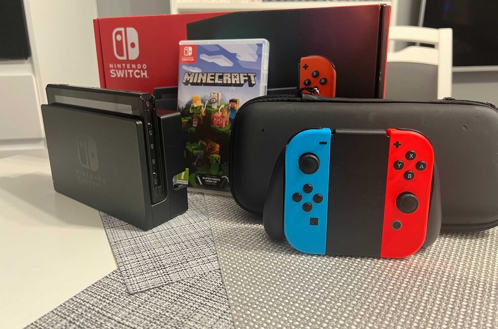 Konsola NINTENDO Switch + Gra MINECRAFT + etui Poznań Podolany • OLX.pl