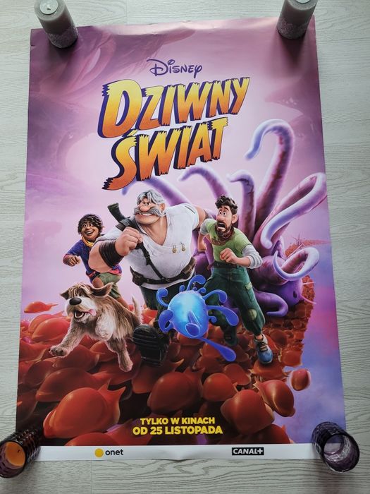 Plakat kinowy z filmu bajki Dziwny świat Disney bajka Będzin ...