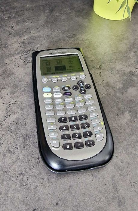 Kalkulator graficzny TEXAS TI-89 Titanium Poznań Łacina • OLX.pl