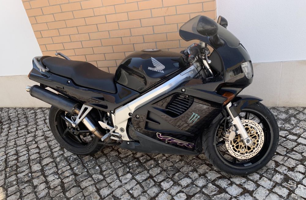 honda vfr rc36 750 - Motociclos e Scooters | OLX Portugal