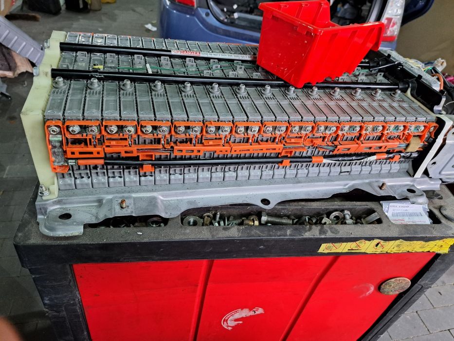 Naprawa regeneracja wymiana na nowe baterii hybrydowych Toyota Lexus ...