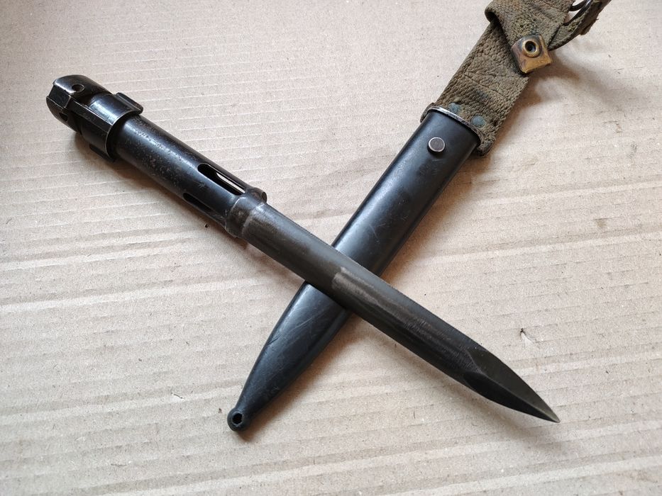 Штык образца 1964 года к самозарядной винтовке FN FAL и FN CAL: 3 400 ...