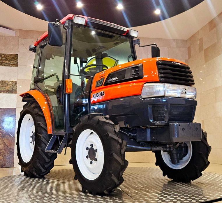 Kubota KL-27,traktorek komunalny,sadowniczy,pług śnieżny. Kabina Radomsko • OLX.pl