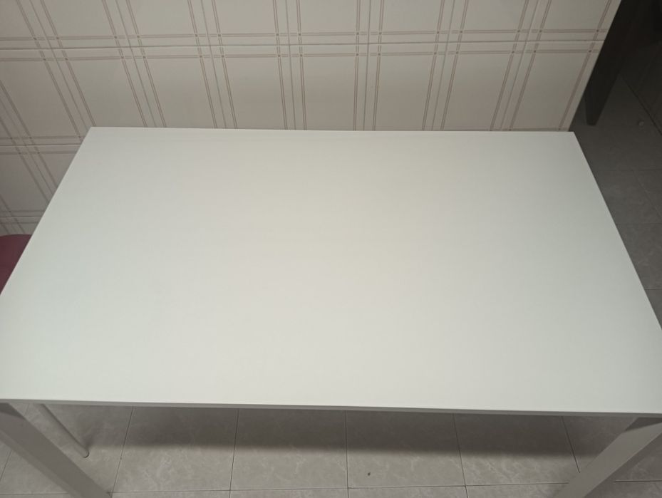 Mesa IKEA Vihals Odivelas • OLX.pt