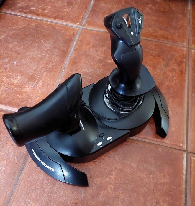 Thrustmaster Joystick T.Flight Hotas X COMO NOVO Buarcos • OLX Portugal