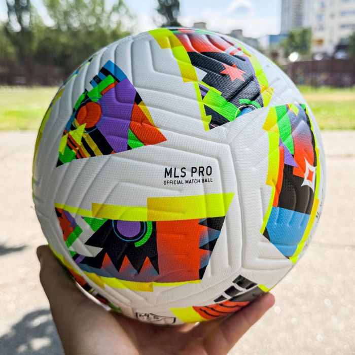 Футбольний м'яч Adidas MSL Pro: 1 400 грн. - Футбол Рівне на Olx