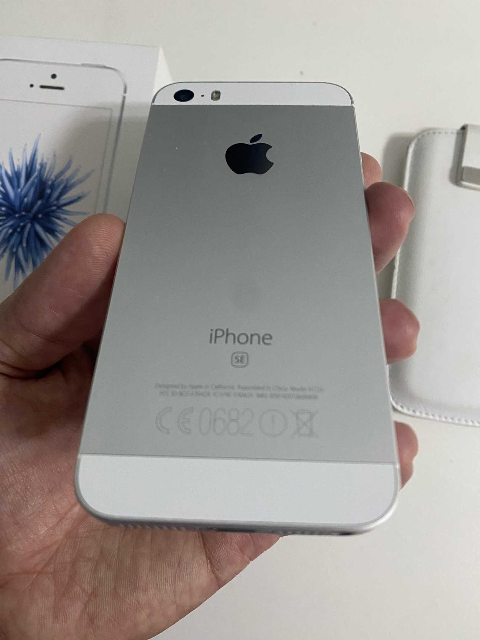 Айфон iPhone SE 64Gb: 2 779 грн. - Мобильные телефоны / смартфоны ...
