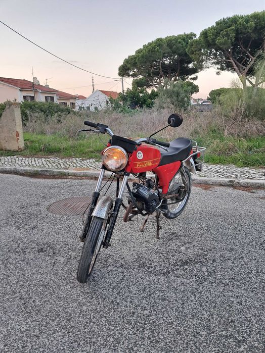 Motorizada Famel De Turbina Beato • OLX.pt