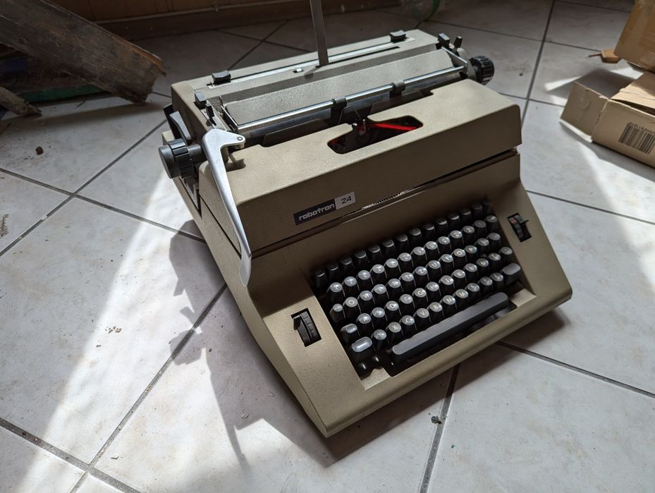 Maszyna do pisania ROBOTRON 24 Bytom • OLX.pl