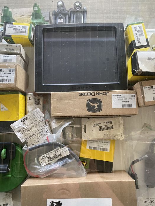 Запчастини John Deere Claas Lexion Horsch New Holland Geringhoff: 1 200 ...