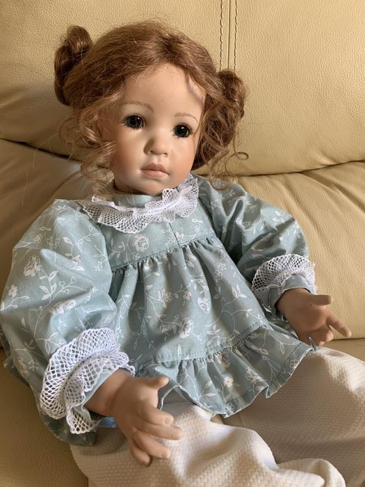 Цена снижена.Коллекционная фарфоровая кукла от Elisabeth Linder: 4 000 ...