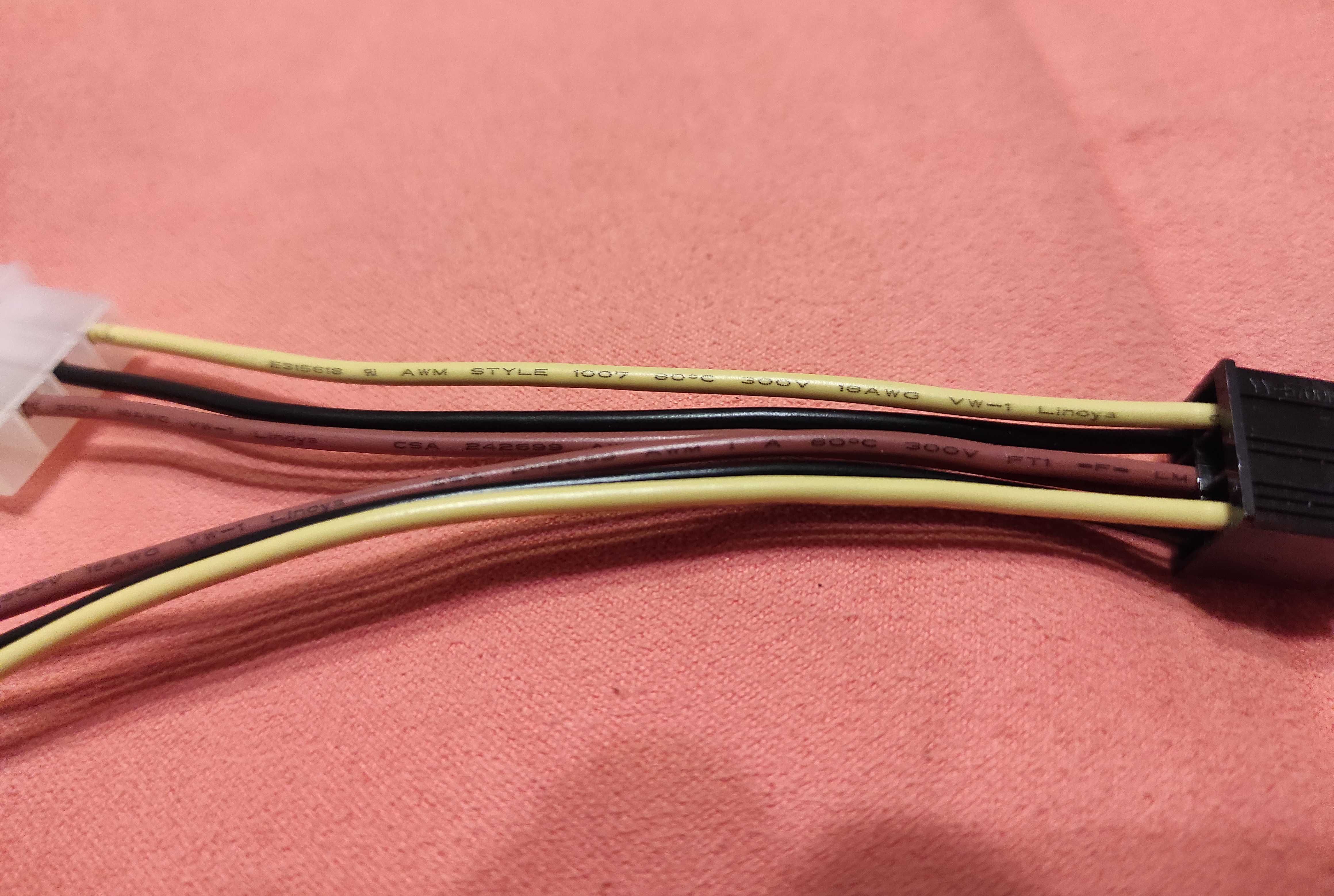 Фирменный переходник Asus для доп. питания видеокарт 2 Molex -> 6 Pin ...