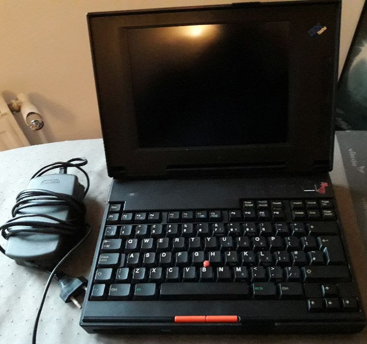 Laptop kolekcjonerski IBM ThinkPad 340 Type 2610 z 1994 IBM 486SLC2 ...