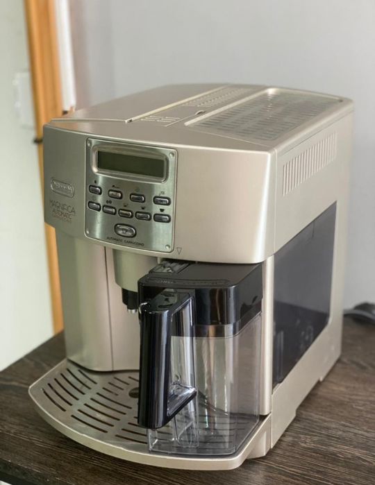 Кавомашина DeLonghi Magnifica: 6 000 грн. - Кавоварки / кавомолки ...