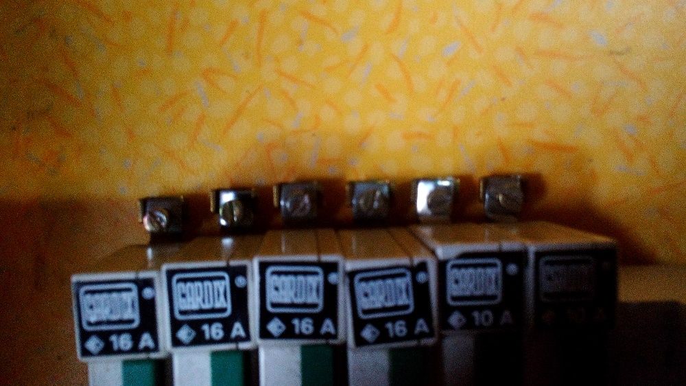 Disjuntores Gardix, Fechadura com chave triangular para caixa contador ...