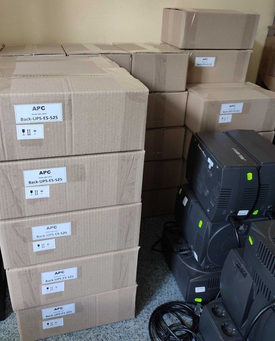 ИБП APC Back-UPS ES 525 новий оригинальный аккумулятор! Гарантія!: 1 ...