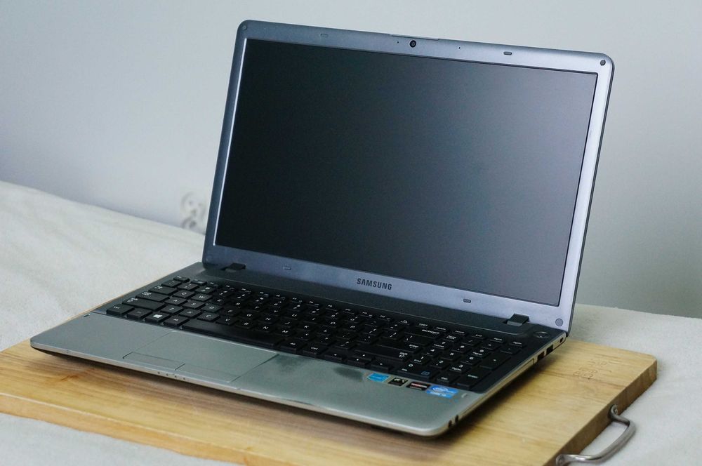 Laptop 15.6" Samsung 350V - i5 / 6GB / Radeon / 1000GB / W10 / USB3.0 ...