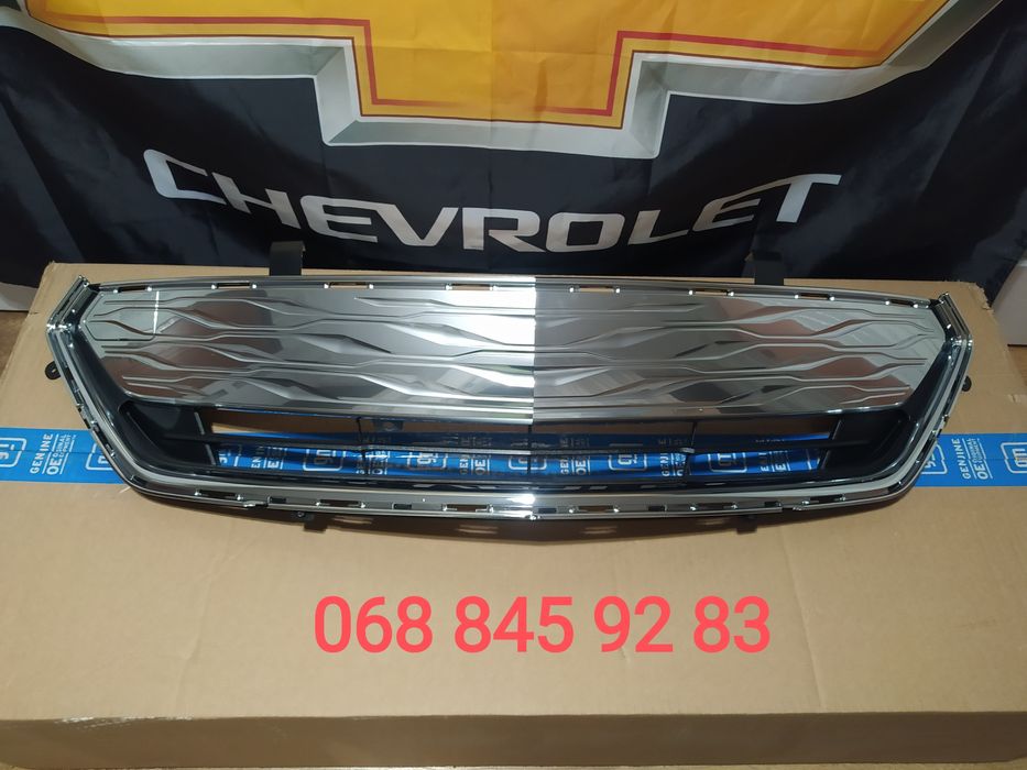 Решітка радіатора гриль Chevrolet Volt 2 23289646 84036280 верх та низ ...