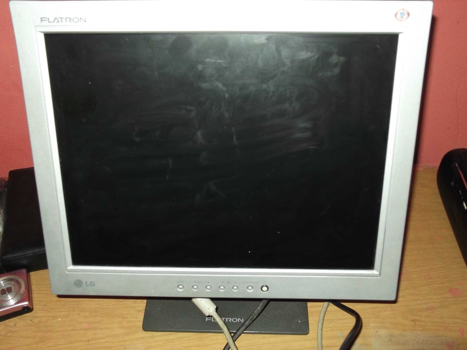 Monitor LG 14 cali z okablowaniem Trzcianka • OLX.pl