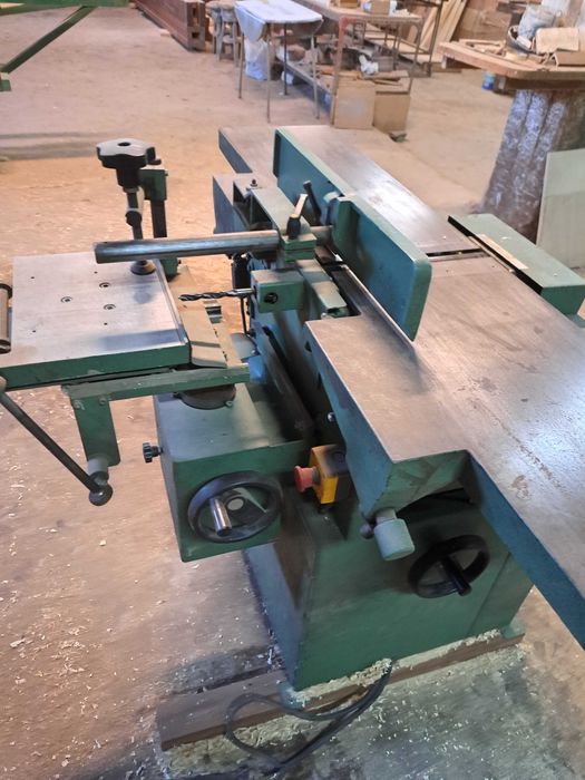Maquina carpintaria Desengrossadeira com furadeira Vila de Cucujães ...
