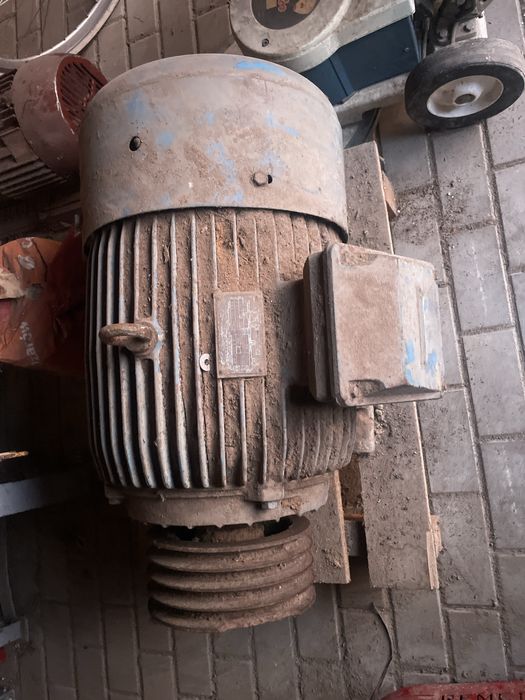 Silnik elektryczny 40 kw Batorz Pierwszy • OLX.pl