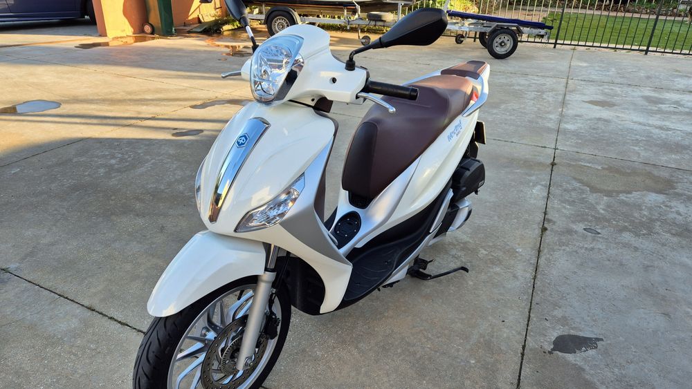 Piaggio Medley 125 ABS Carnide • OLX.pt