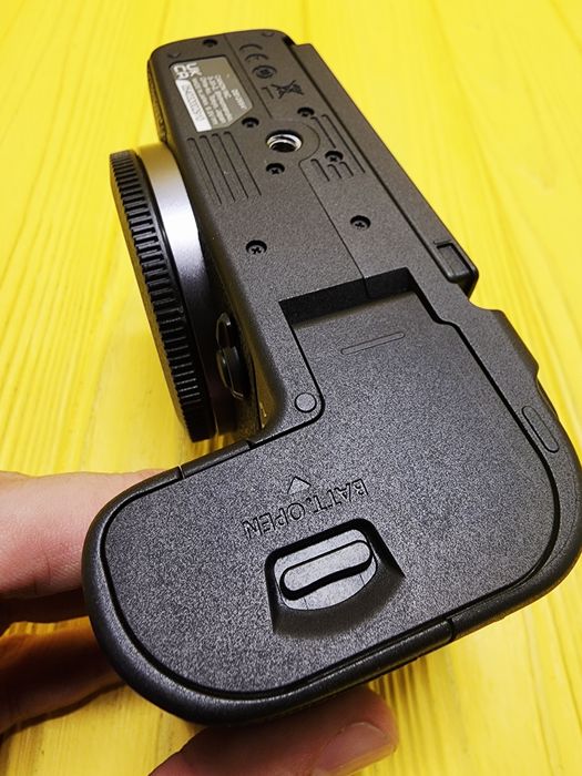 Canon EOS R7 Body + клетка SmallRig 4003 «Black Mamba»: 43 500 грн ...