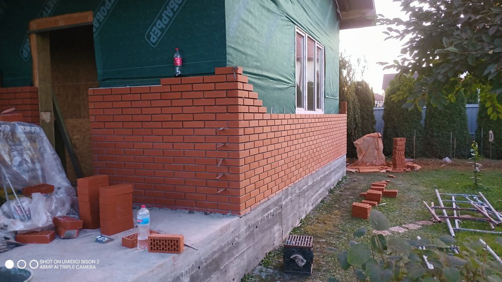 Каменщик Кладка цегли газоблока шлакоблока обліцовка квартирні пересті ...