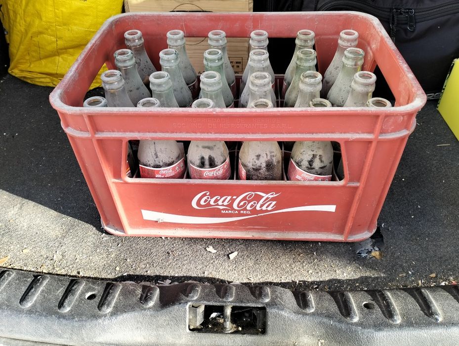 Grade com 24 garrafas de coca cola Benfica • OLX Portugal