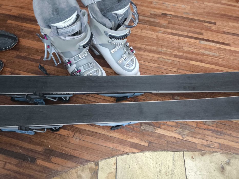 Sprzęt narciarski , buta Atomic 24.5-25, narty Blizzard 159, wiązania ...