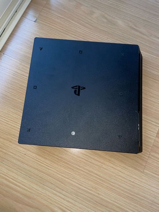 PS4 PRO como novo Fafe • OLX.pt