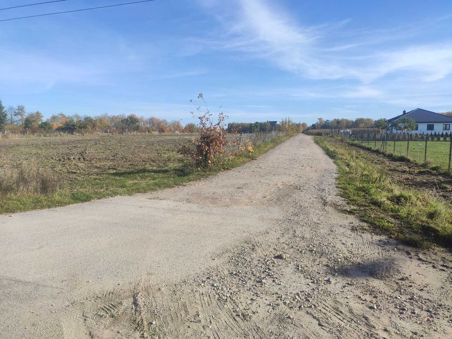 Działka budowlana Strobów 1179 m2 media w drodze. Strobów • OLX.pl