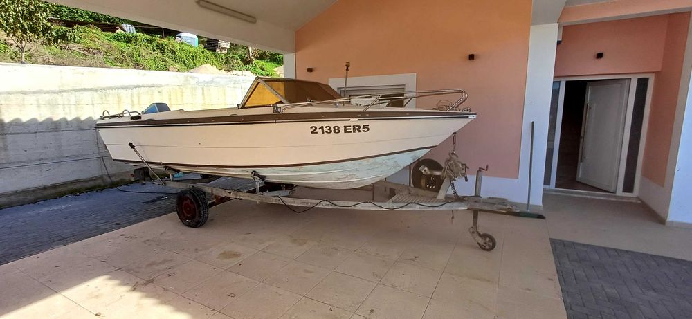 Barco Argus 5,80m com atrelado e motor auxiliar Arruda dos Vinhos • OLX.pt