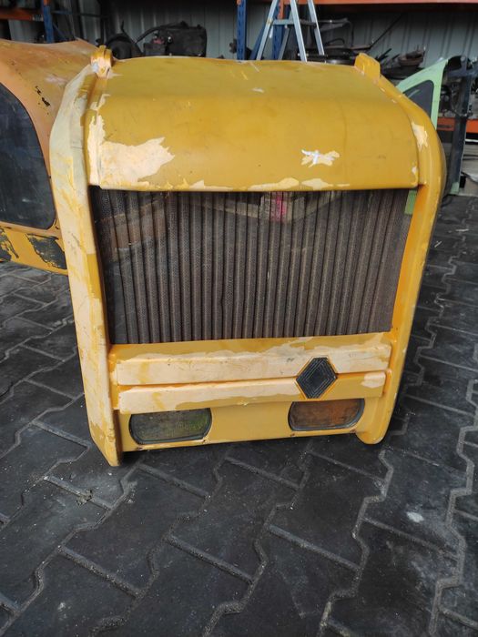 Maska ciągnika RENAULT 90.34 Chróstowo • OLX.pl