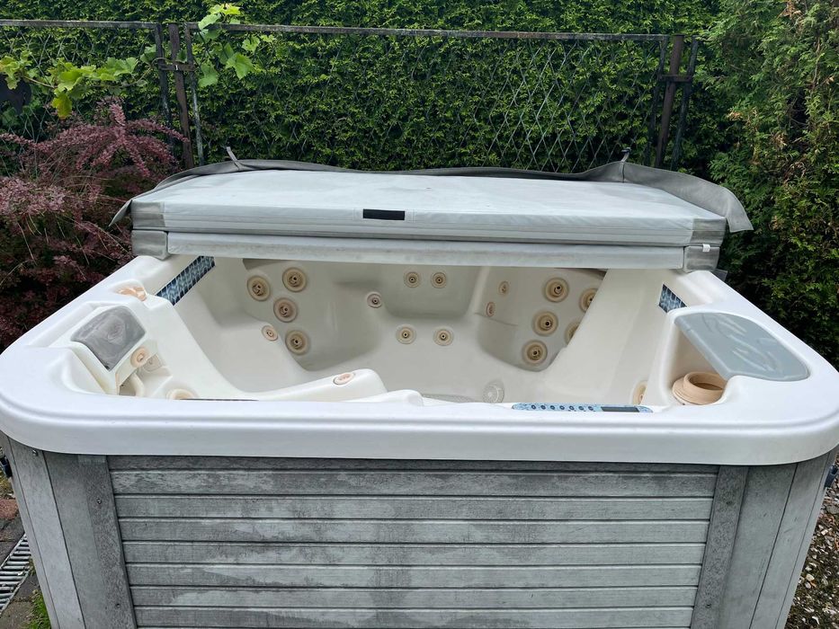 Jacuzzi całoroczne Balboa 6-220/220 miejsc Piękne Jak nowe !220/380 V ...