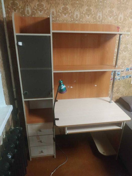 Продам стол компьютерный: 2 100 грн. - Офісні меблі Харків на Olx
