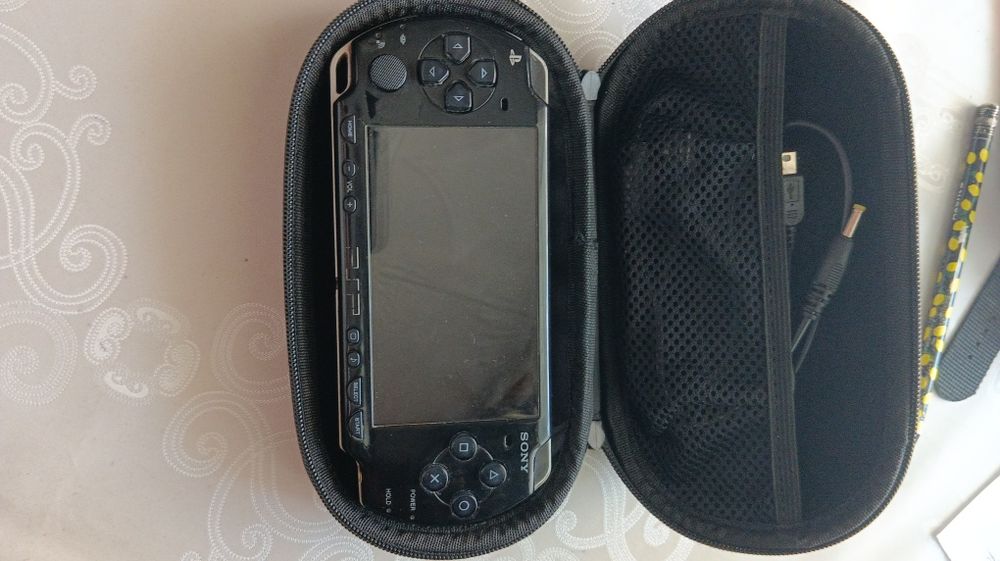 Игровая приставка psp 2000: 1 500 грн. - Приставки Харків на Olx