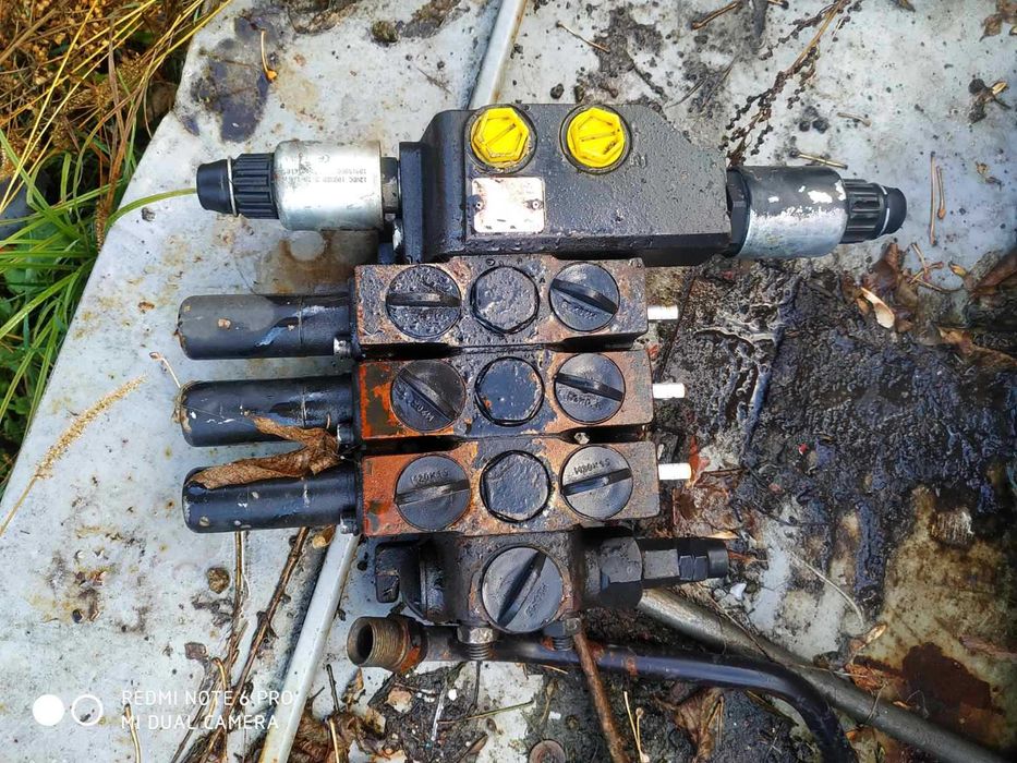 Розподільник /распределитель мтз 1523/2022: 1 000 грн. - Для ...