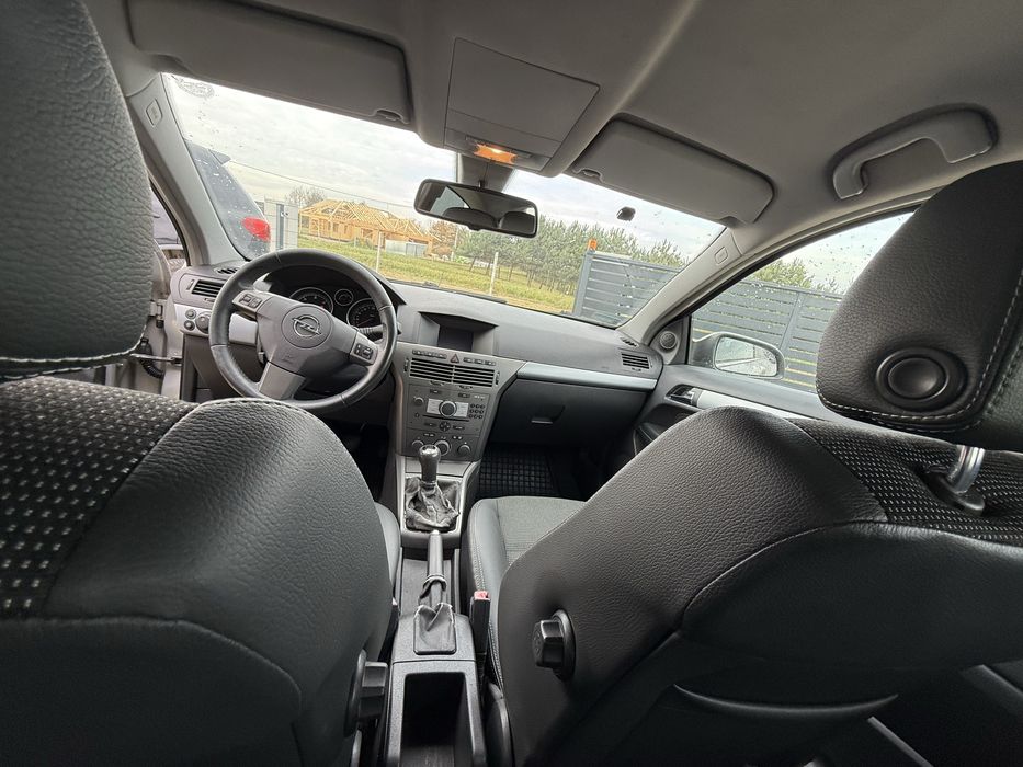 Open Astra GTC 1.9 CDTI Sport Strzegocice • OLX.pl