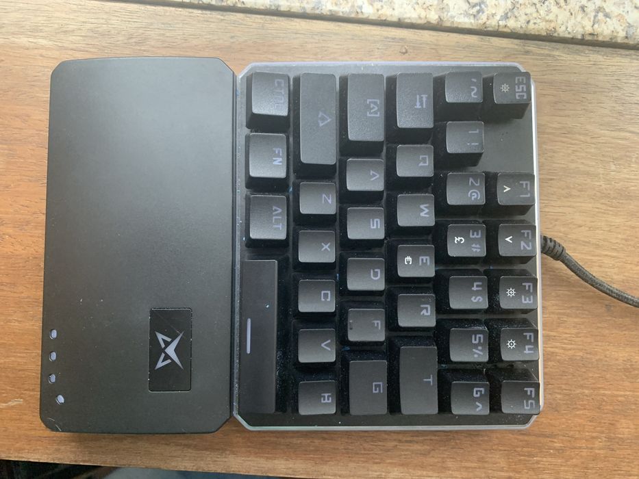 Teclado gaming Matrics Pedrouços • OLX Portugal