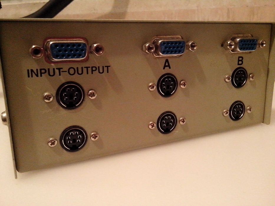 Data Switch para VGA e para PS2 Almada • OLX Portugal