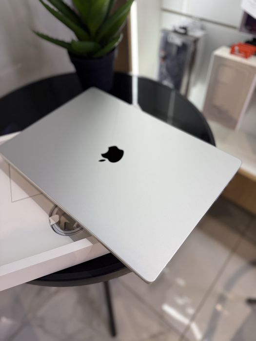 Apple MacBook Pro 16” M4 Max 16CPU/40GPU/64GB/1TB Silver (MDM): 119 700 ...