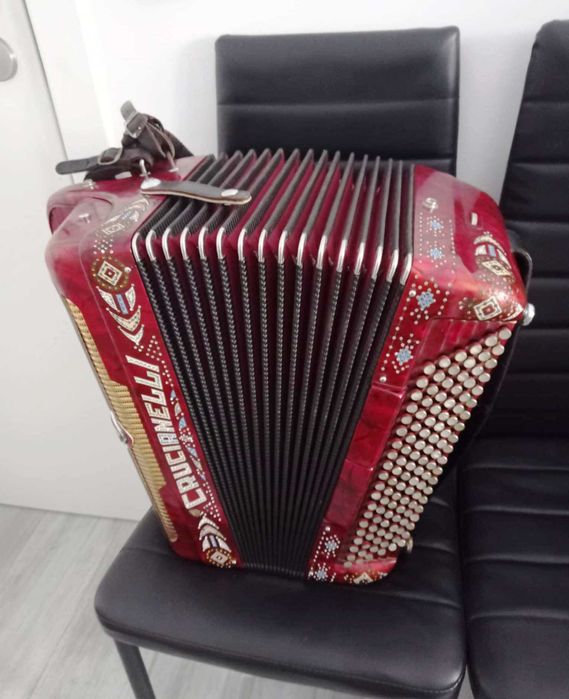 Acordeon Crucianell á 4ª voz Atalaia E Alto Estanqueiro-Jardia • OLX.pt