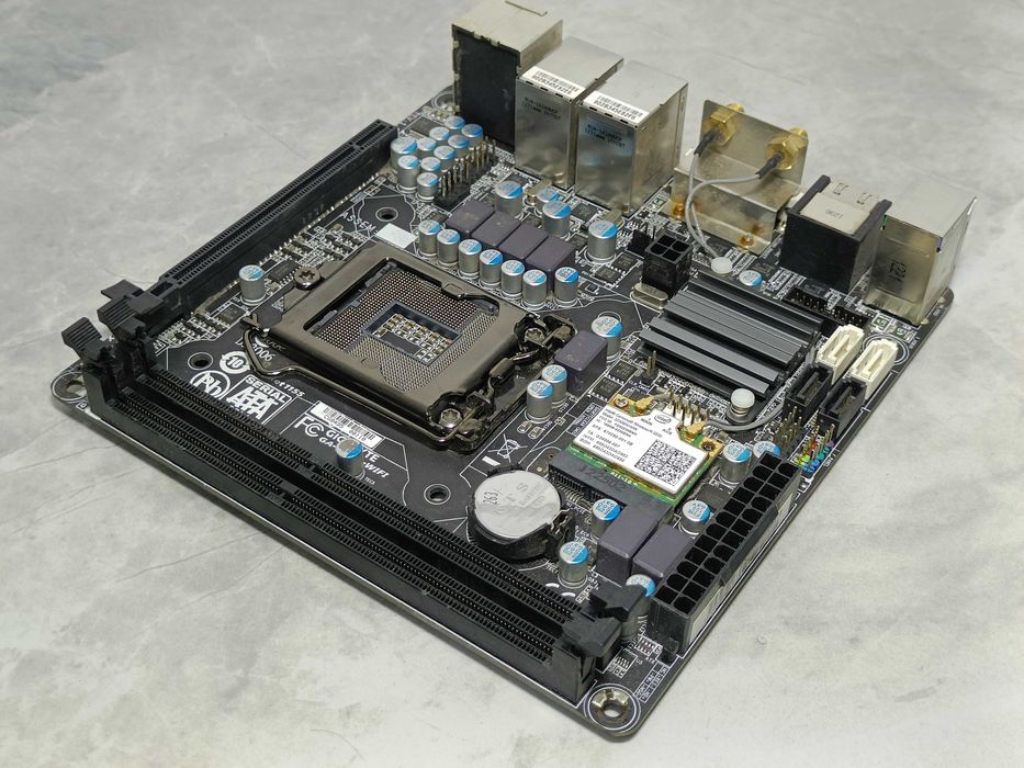 Материнська плата Gigabyte GA-Z77N-WiFi - MiniITX - LGA1155 з WiFi!: 2 499 грн. - Комплектуючі ...