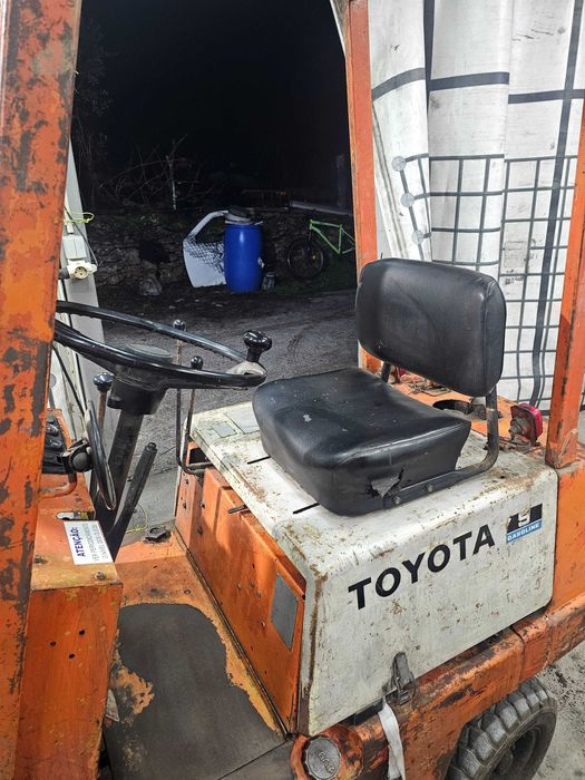 Empilhador Toyota Tábua • OLX.pt