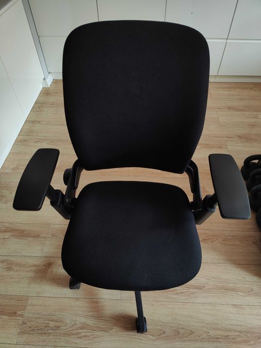 Fotel biurowy ergonomiczny STEELCASE LEAP V2 - najlepszy na świecie ...