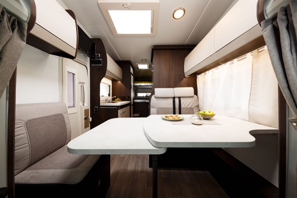 Wynajem Kampera Łódź. Model 2022, komfortowy, bogato wyposażony, Łódź ...