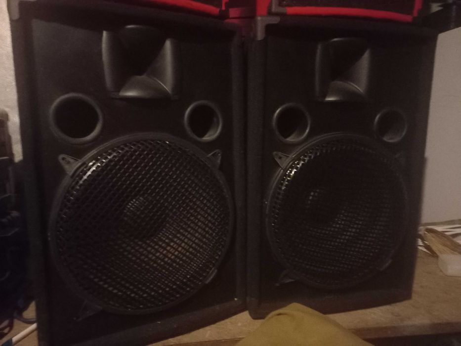 Material de som-altifalantes e colunas de 4000w Mangualde • OLX.pt